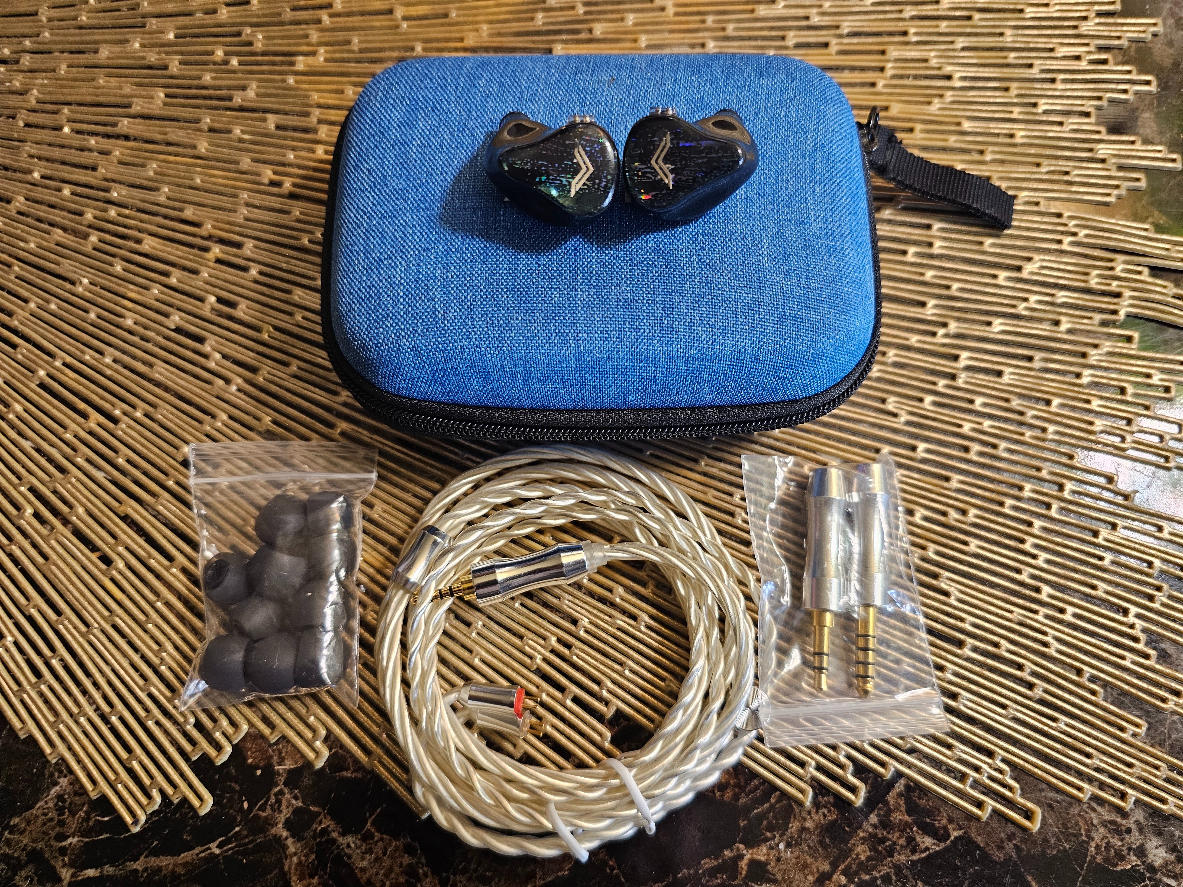 Traded: Aur Audio Ascension 2 EST + 5 BA + 1 DD | Headphone Reviews and ...