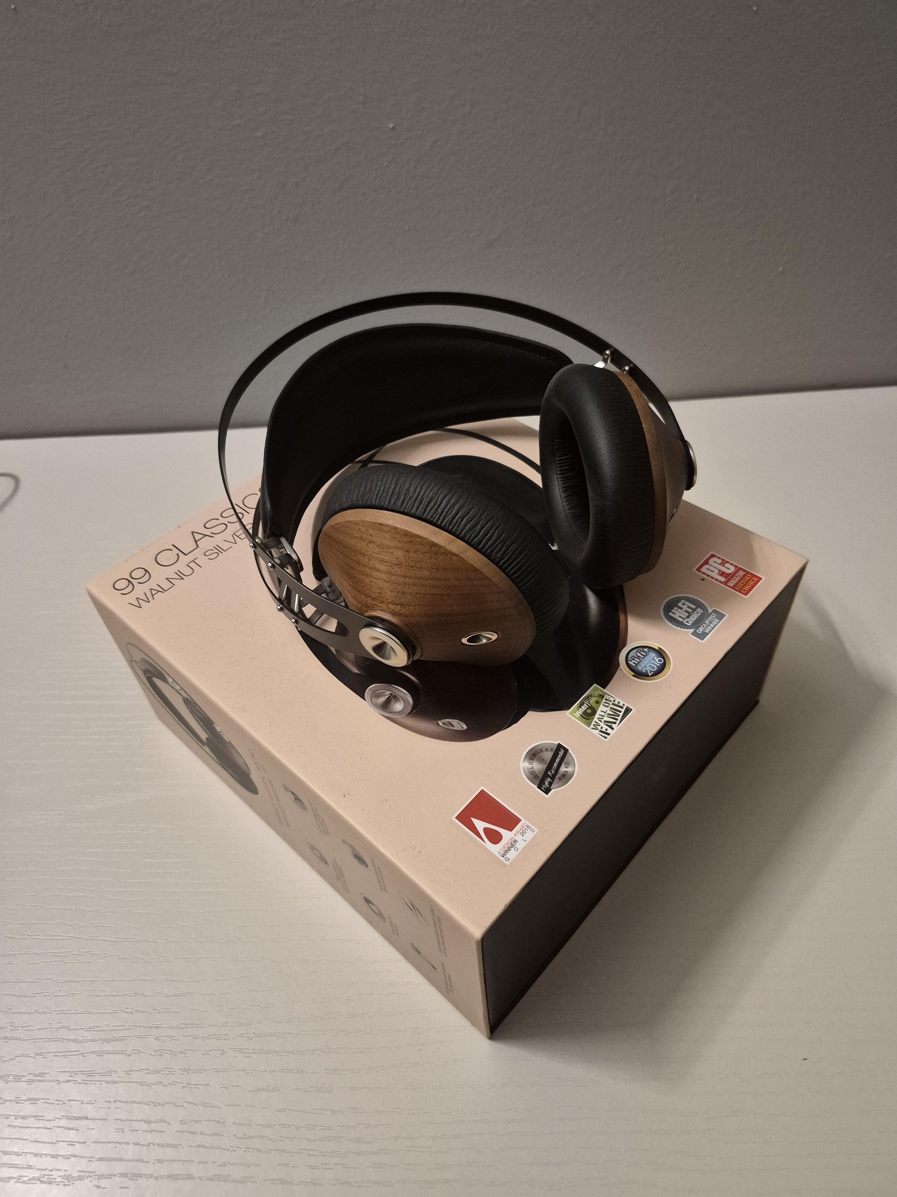 Closed: Meze 99 CLASSICS WALNUT SILVER | Headphone Reviews and ...
