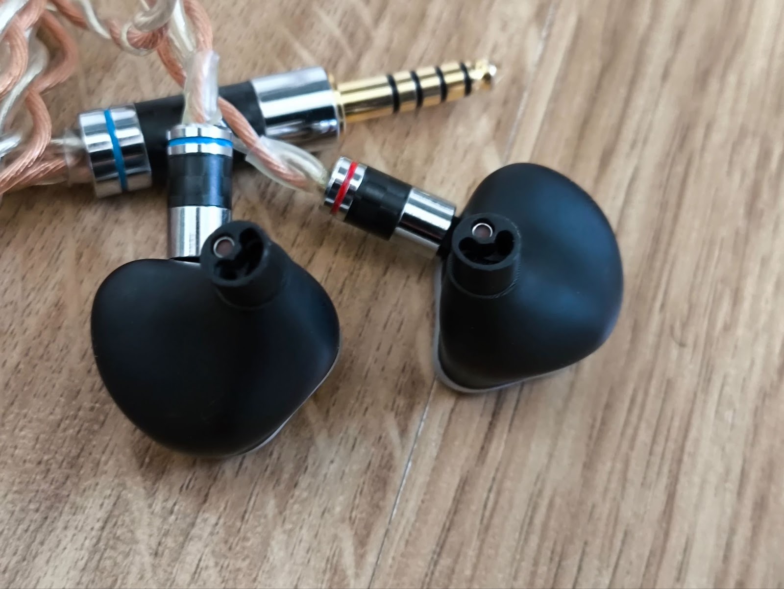 YU9 (Fish 9) Que | Headphone Reviews and Discussion - Head-Fi.org