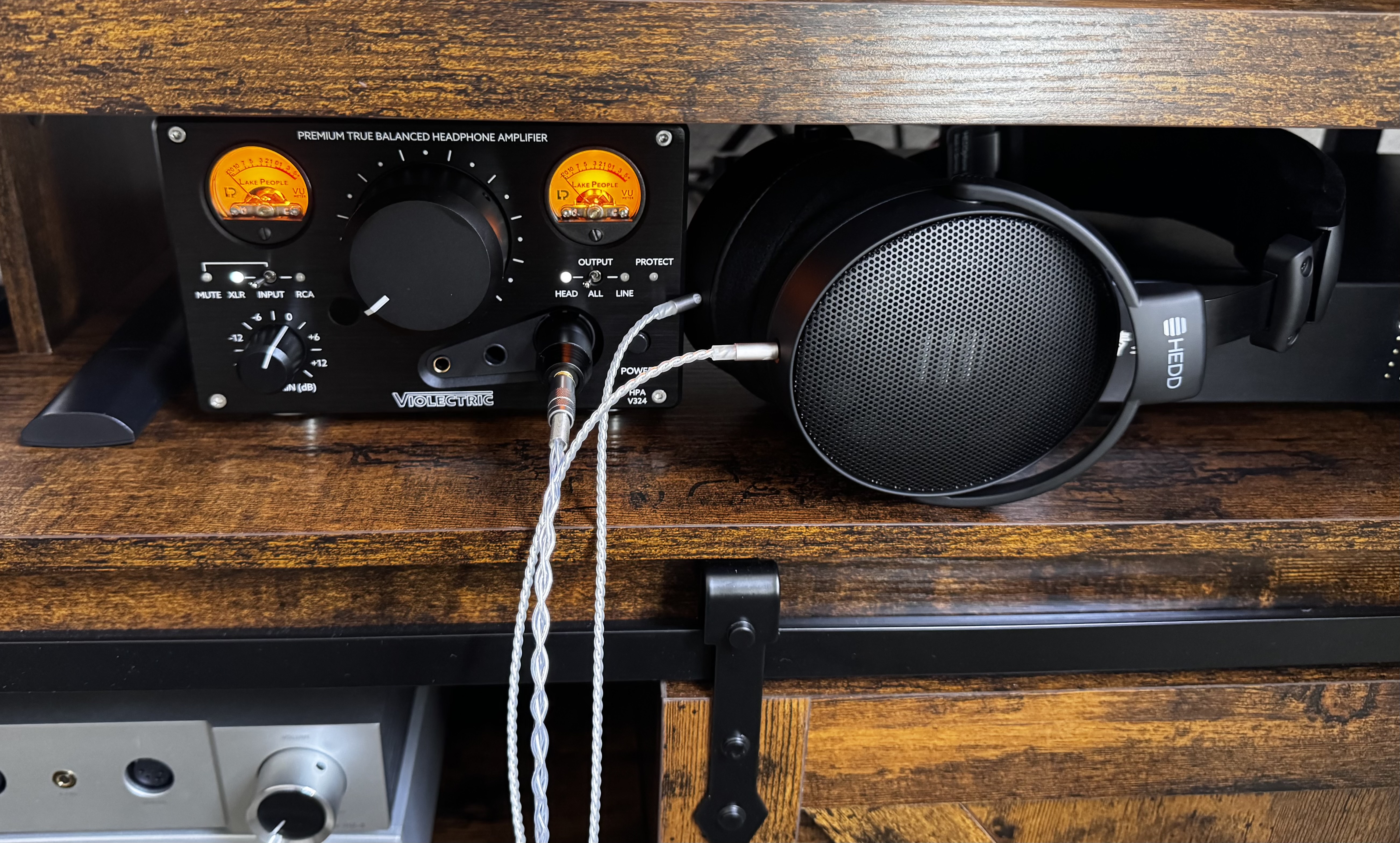 HEDDphone D1. The first dynamic headphone with Thin-ply Carbon ...