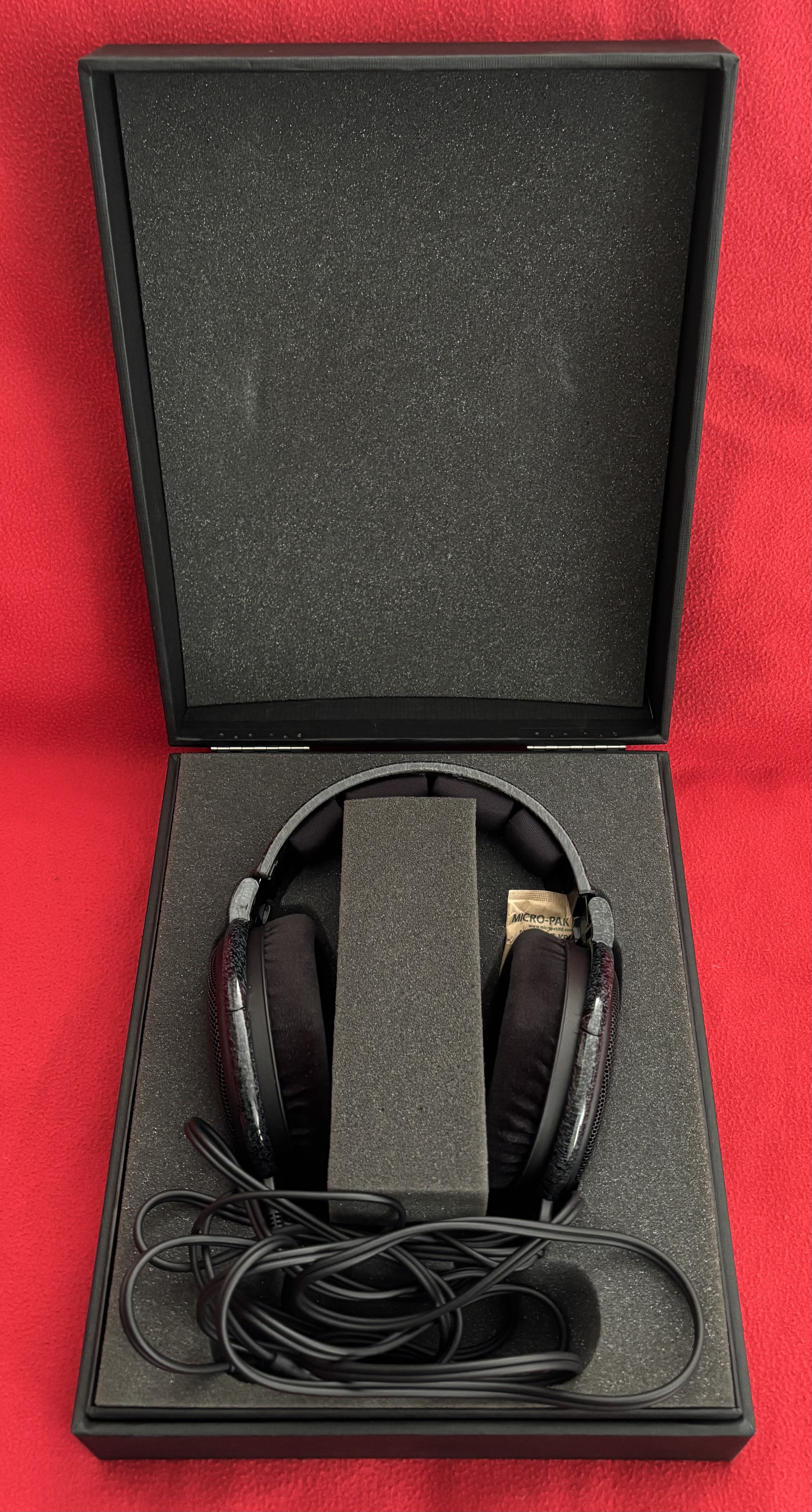 Sold: Rare vintage Sennheiser HD600 with black PAPER screen. The first ...