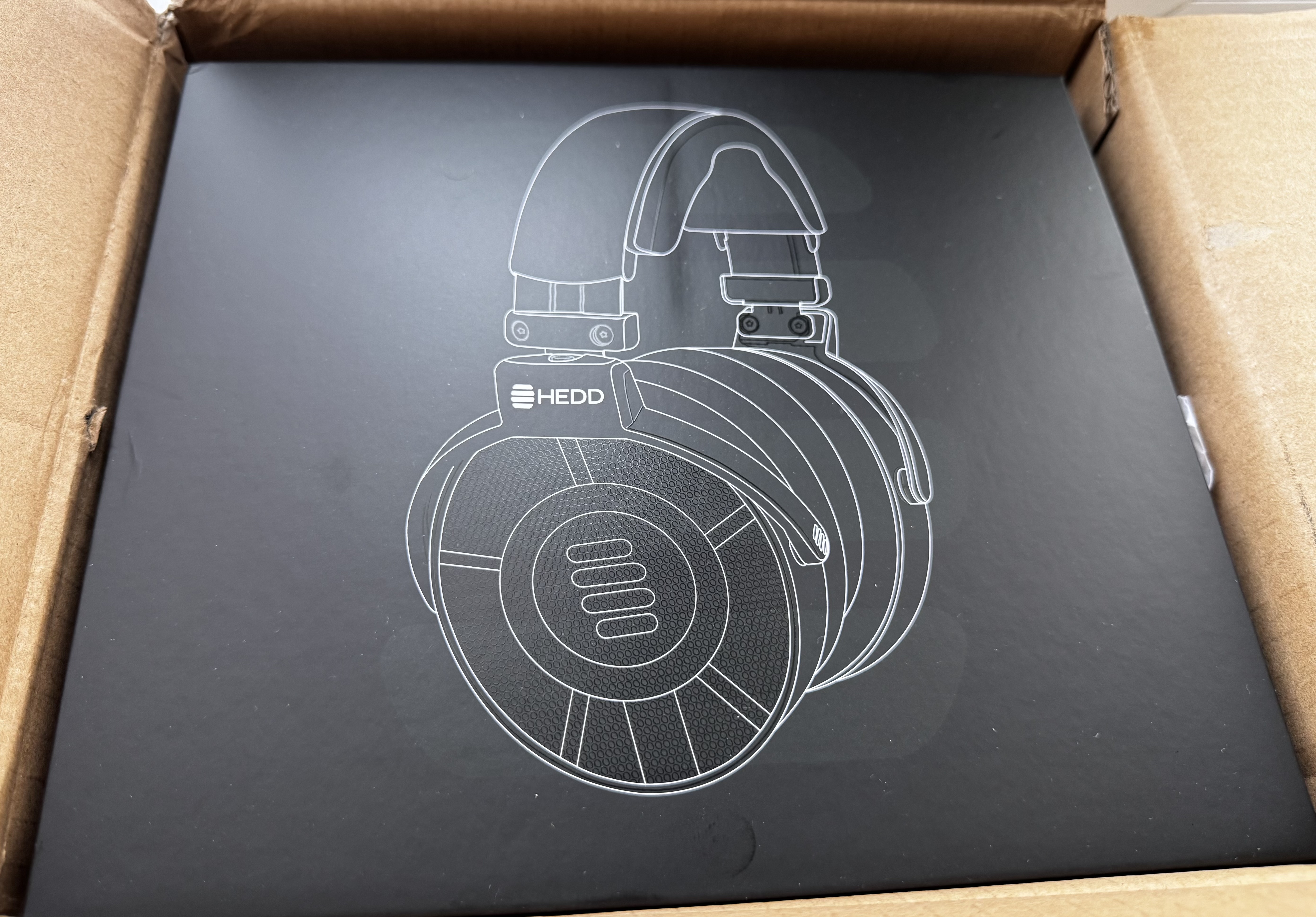 HEDDphone D1. The first dynamic headphone with Thin-ply Carbon ...