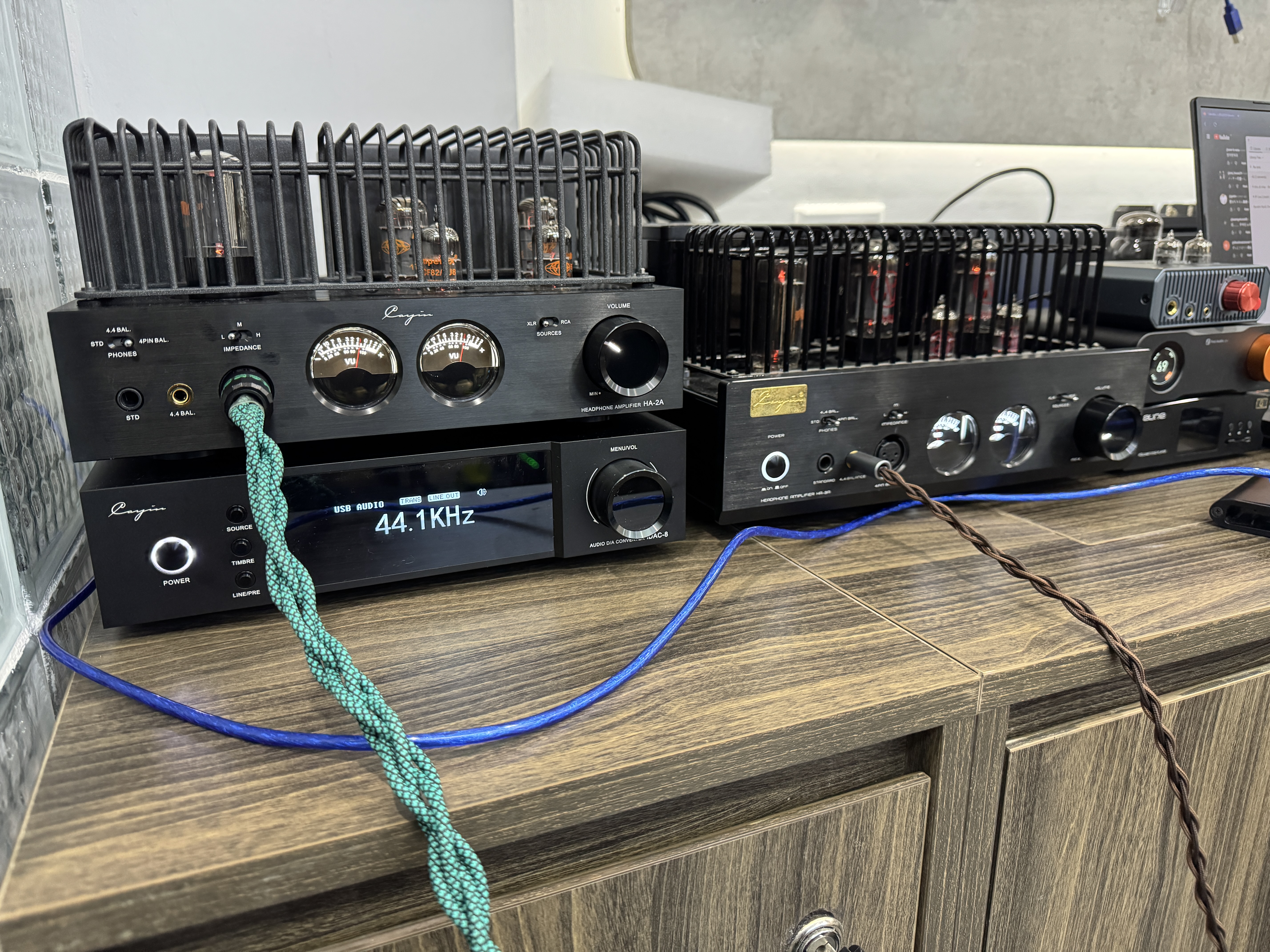 Cayin HA-2A, Compact Tube Headphone Amplifier | Headphone Reviews and ...