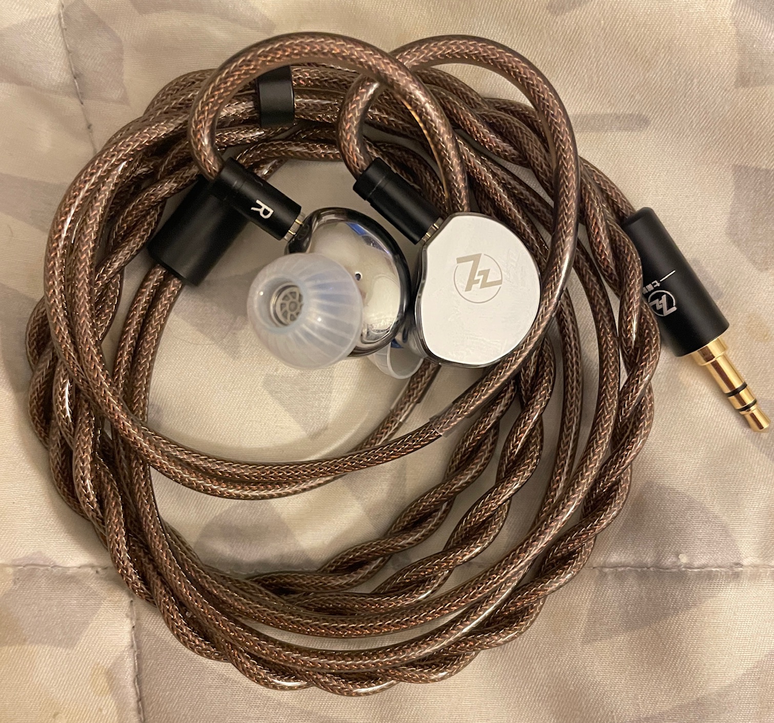 7Hz x Crinacle: Divine Planar Magnetic Driver IEM | Headphone Reviews ...