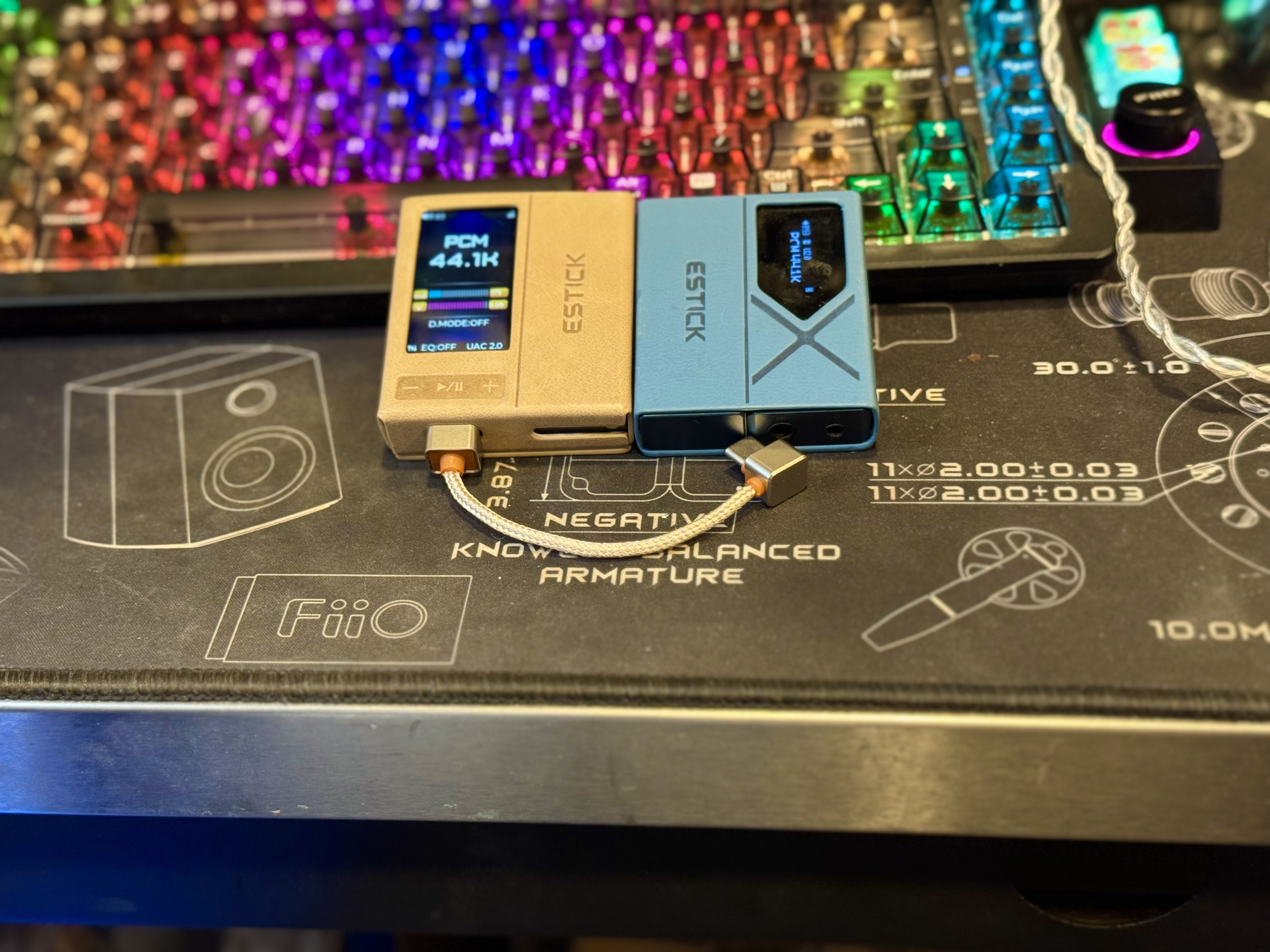 Carbon Fiber High-End USB Dongle, FIIO Portable DAC and Headphone ...