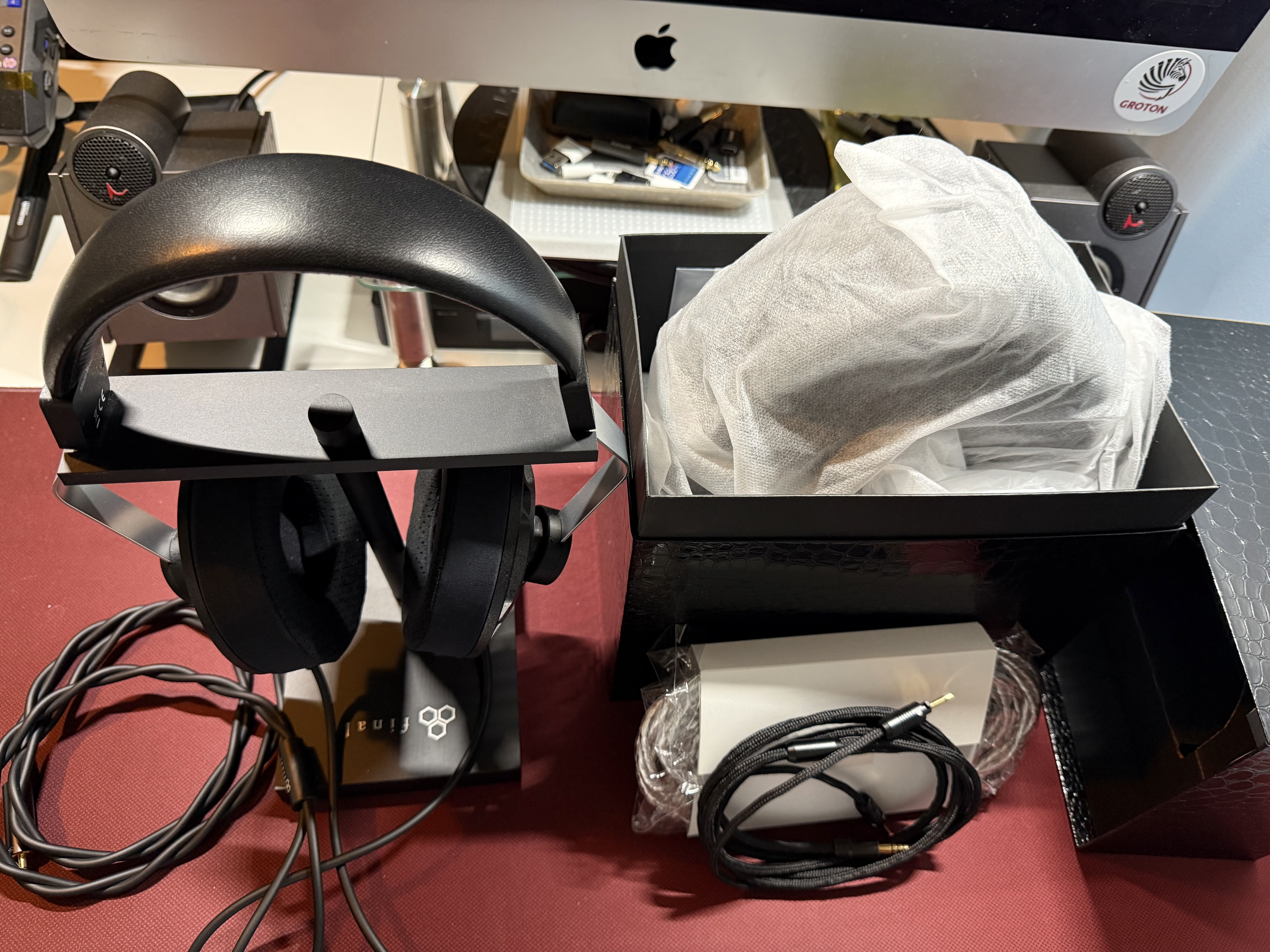 Final Price Drop D8000 pro. Mint, original stand | Headphone Reviews ...