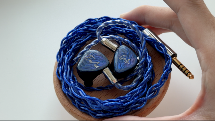 Queen of Audio x Eir Aoi Misty Blue | Headphone Reviews and Discussion ...