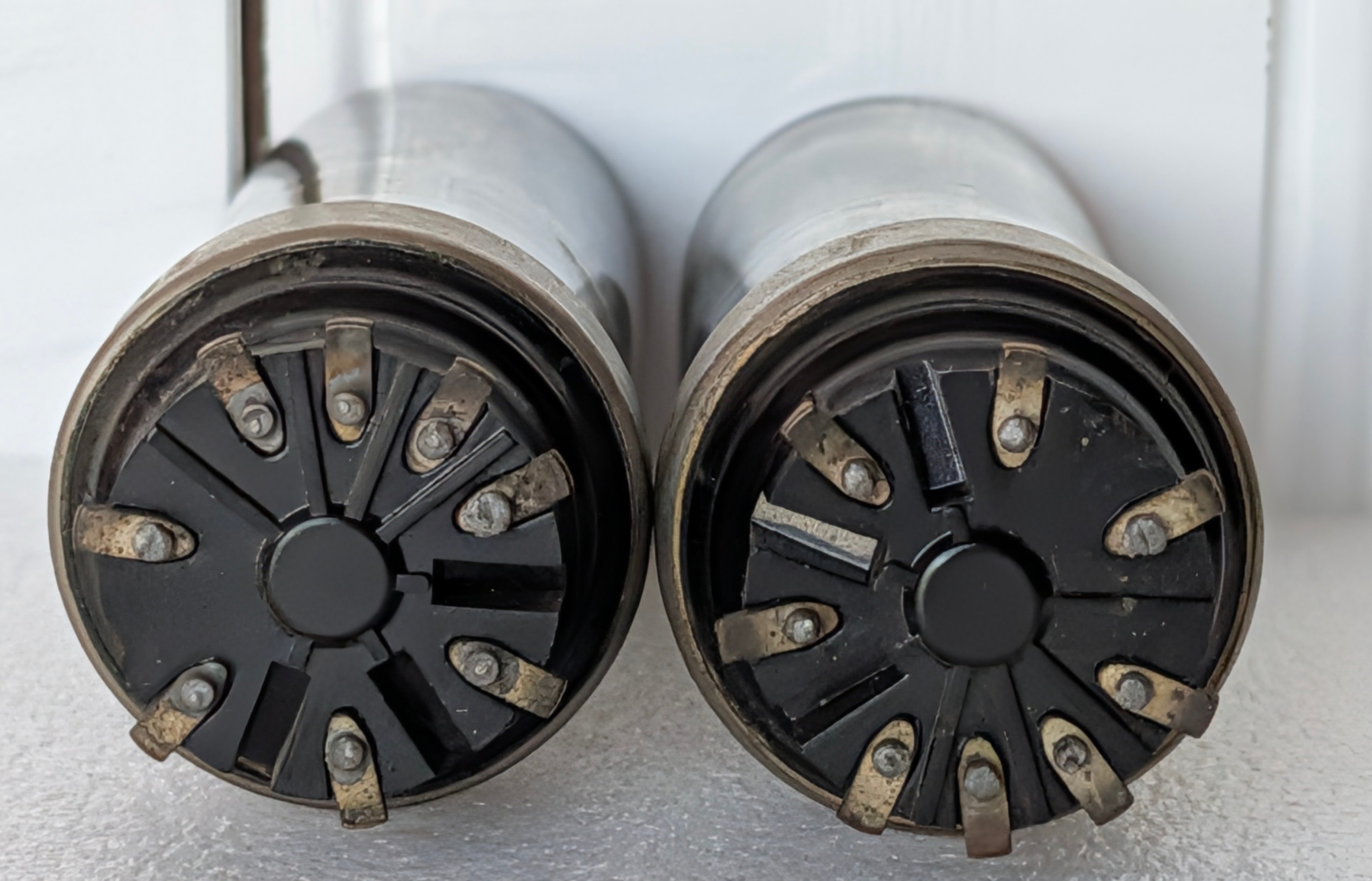 Philips 4689 tubes (3 tubes together!) with halo getter | Headphone ...