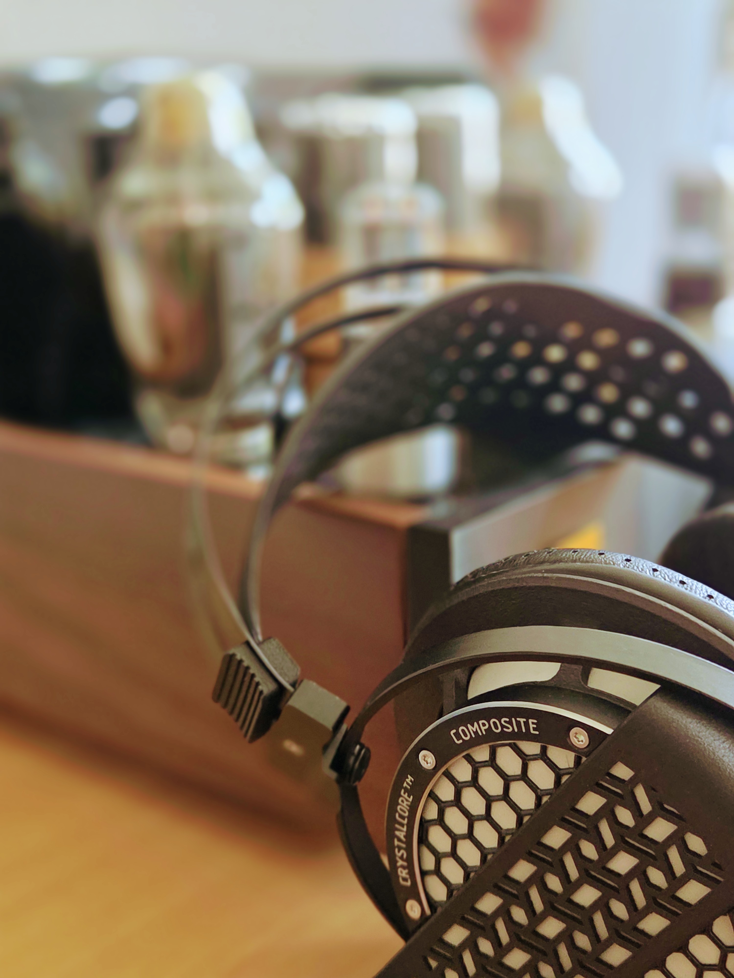 Genesis One Headphone uses: piezo-transducers (CrystalCore ...