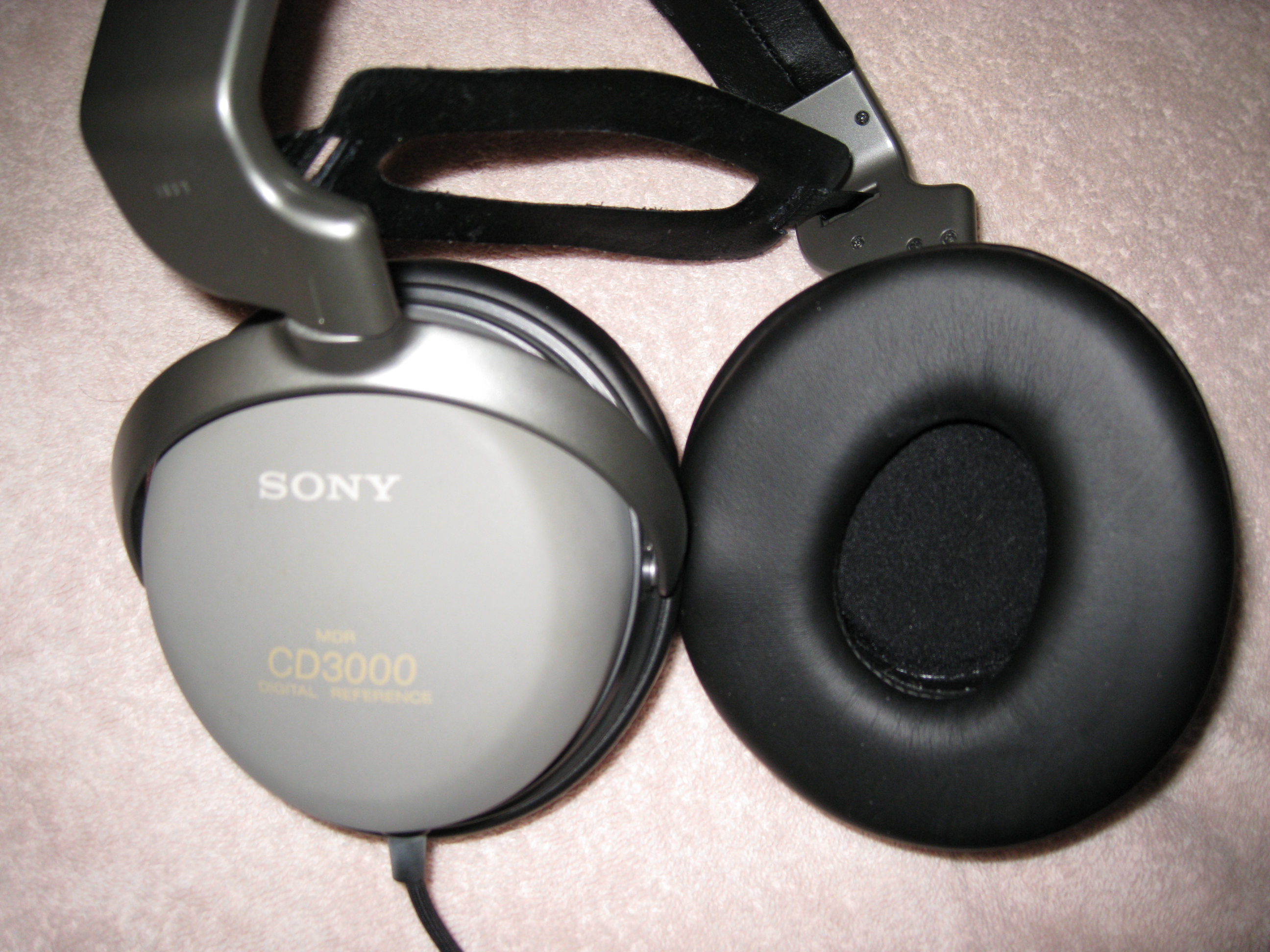 Sony MDR-CD3000 headphone ' The Legendary Prince ' aka Baby MDR-R10 ...