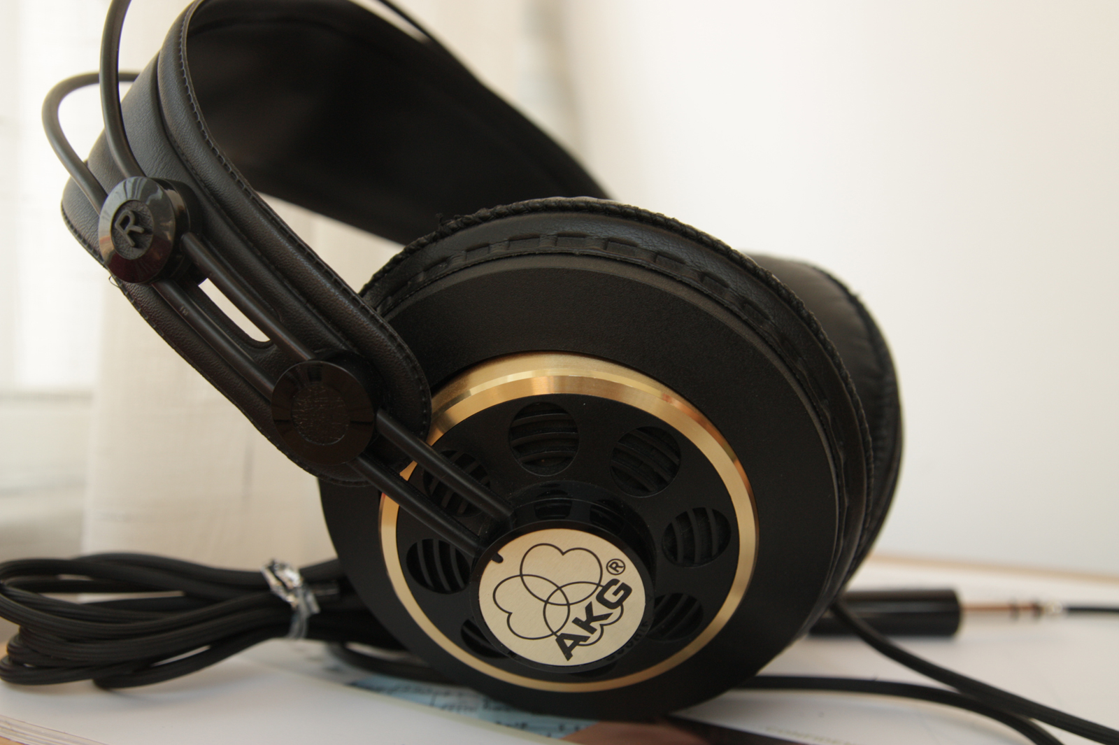 Is this a new edition of AKG K240 MONITOR or assemble of SEXTETT MP and ...