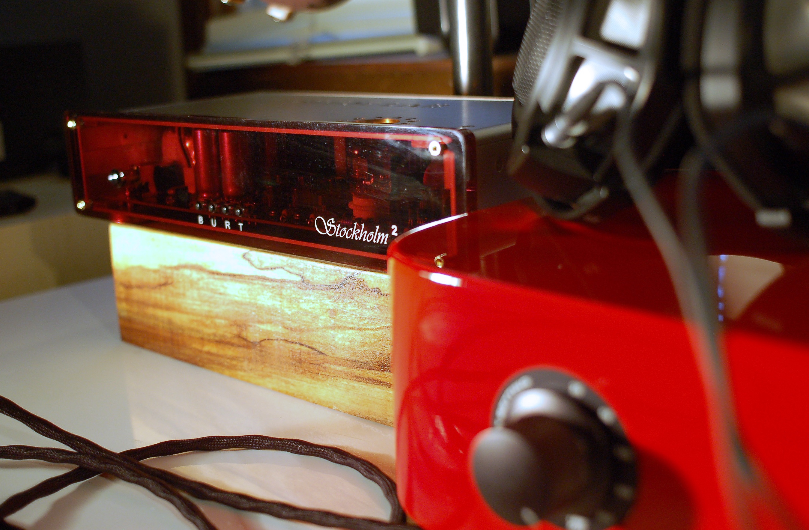 TOUR: MHDT Labs Stockholm V2 NOS DAC tour! PCM56P-J R2R D/A chips ...