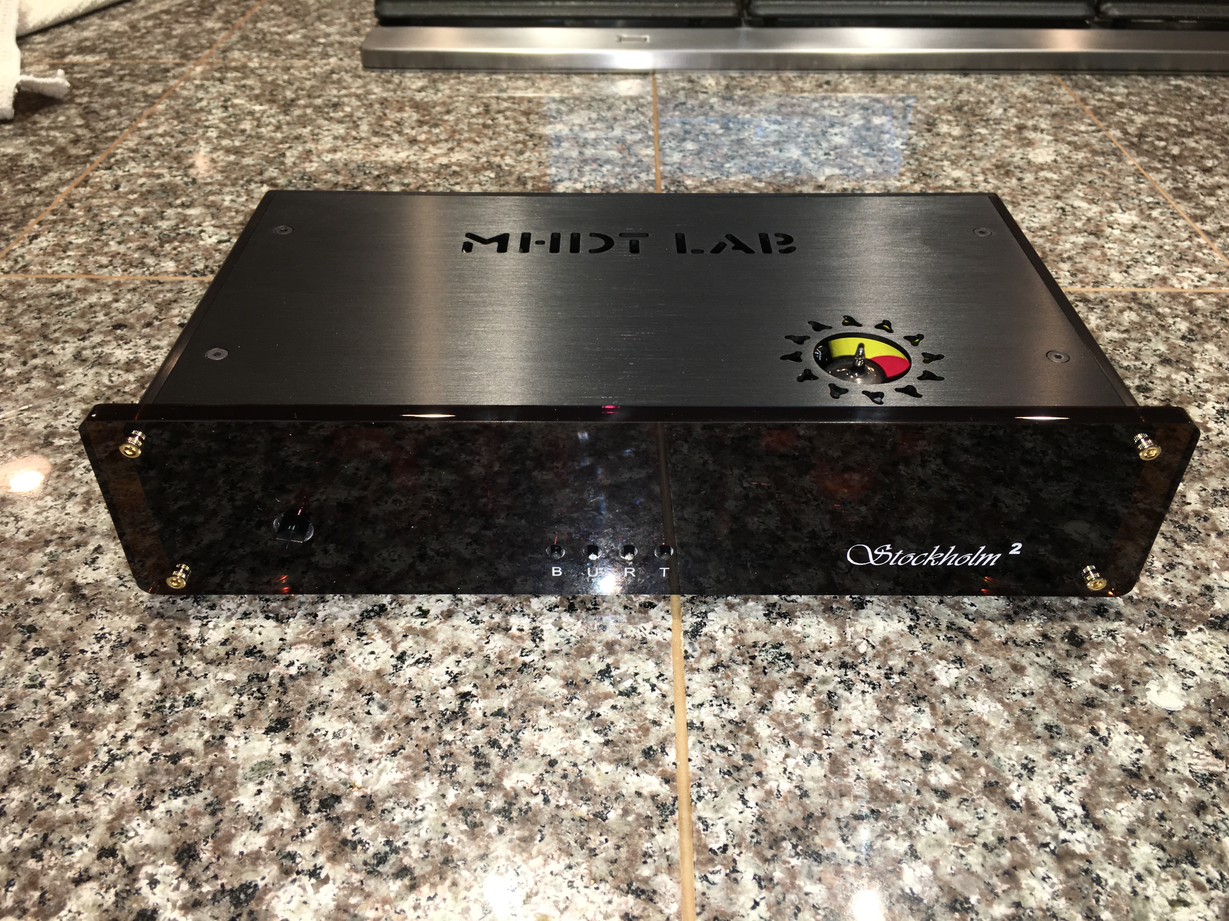 TOUR: MHDT Labs Stockholm V2 NOS DAC tour! PCM56P-J R2R D/A chips ...