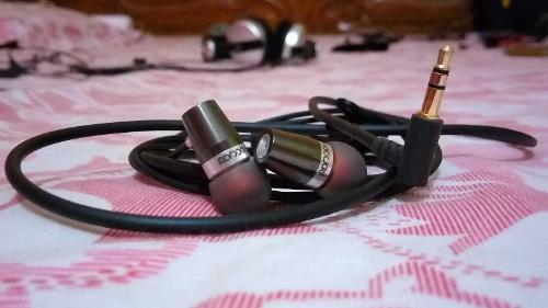 Rock Jaw Alfa Genus V2 Earphones with In-Line Mic & 3x Tuning Filters ...