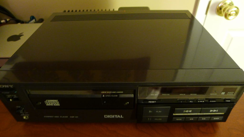 Video, Sony First CD Player CDP-101 in action - Thread Gallery ...