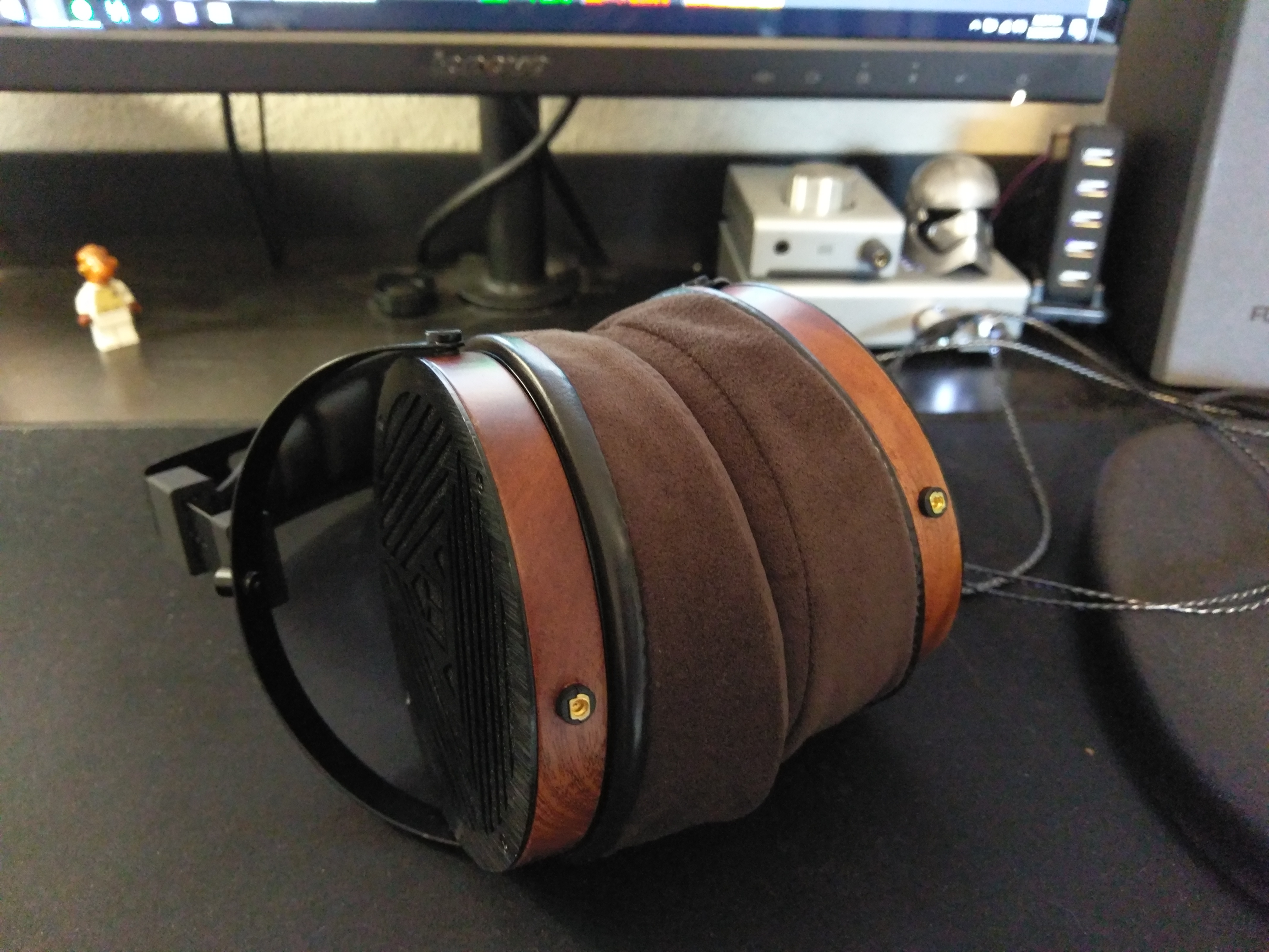 Monoprice Monolith M1060 and M560 Planar Headphones - Thread Gallery ...